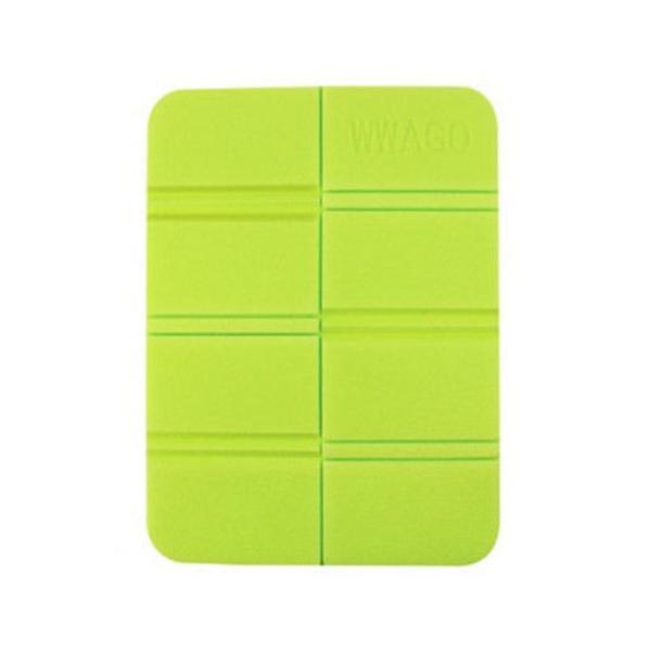 【商品説明】ピクニック・スポーツ観戦・お花見・海水浴など、アウトドアに大活躍！固いところに敷いてもお尻が痛くならない弾力性と、炎天下の熱や冬の冷気を通さず快適に座れる断熱性に優れています。折りたたんでコンパクトに、携帯に便利なクッションシー...