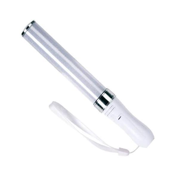 【商品説明】・24色カラーチェンジペンライト LEDペンライト・24色に変化する本格コンサートライト・底部のボタンによりカラーの切替が可能・落下を防ぐストラップ付・1本あたり約60gと超軽量なので長時間振っても疲れにくいです【商品仕様】カラ...