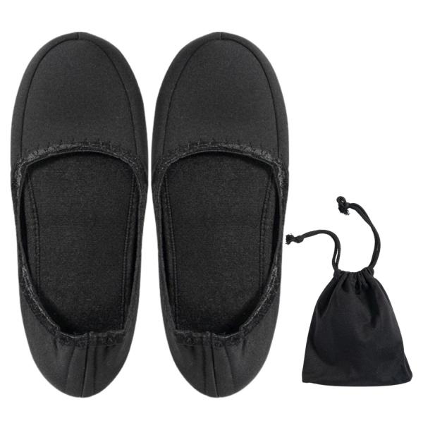 【商品説明】・2つに折りたたんで専用ポーチにスッキリ収納できるため、バッグの中でかさばりません。・専用ポーチ付きなので、使用後の汚れを気にせず衛生的に持ち運びが可能です。・履き口に伸縮性のある素材を採用し、足に吸い付くような心地よいフィット...