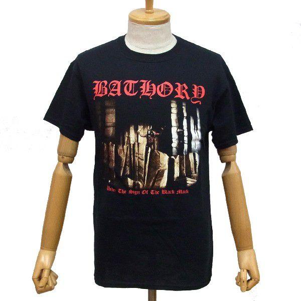 ボディカラー：ブラックサイズ：S〜XLボディスタイル：普通　　　ボディ厚：普通ボディ特殊加工：特になし1987年にリリースされたアルバム「UNDER THE SIGN OF THE BLACK MARK」のジャケットアートワークがプリントさ...