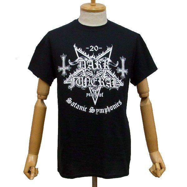 ボディカラー：ブラックサイズ：S〜XLボディスタイル：普通　　　ボディ厚：普通ボディ特殊加工：特になしバンド結成から20周年のアニヴァーサリーデザインＴシャツ。バックの裾にもバンド名がプリントされています。