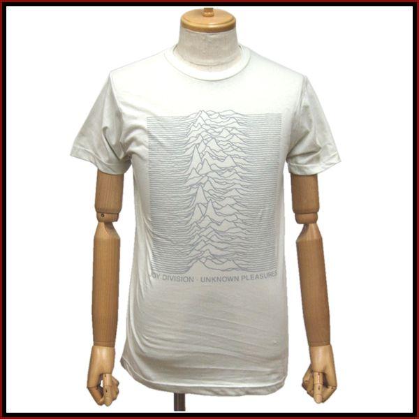 ボディカラー：アイスグレーサイズ：S〜XLボディスタイル：スリムタイプ　　　ボディ厚：薄め＆柔らかめボディ特殊加工：特になし1979年にリリースされたアルバム「UNKNOWN PLEASURES」のジャケットアートワークがプリントされたTシ...