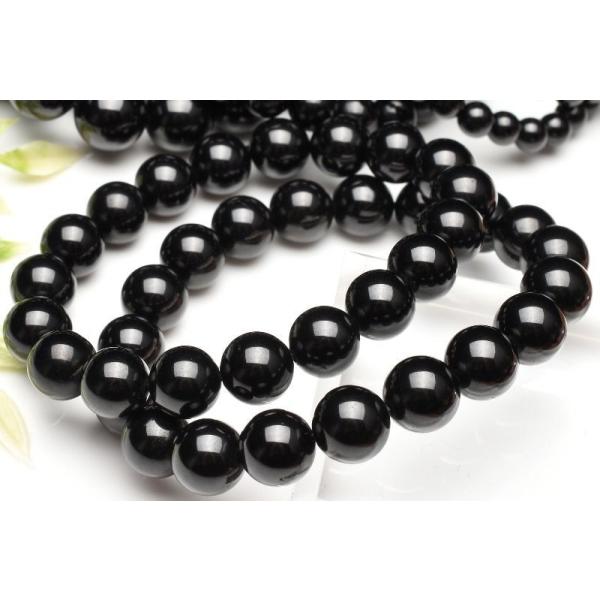 【材質】ブラックスピネル 8mm　産地：ミャンマー【サイズ】約8mm（±0.5mm）【腕周り】約16cm(伸縮性有り)【重さ】約26g【特徴・意味】他のブラック系とは異なったダイヤのような輝きが魅力的です。落ち着いたお色味から放つ重厚感はフ...
