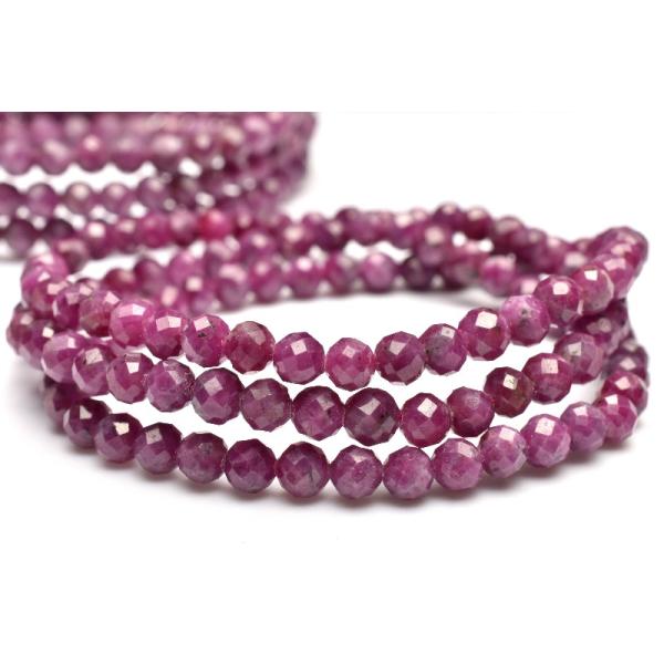 【材質】勝利の石 ルビー 産地：ナイジェリア【サイズ】約5mm（±0.5mm）【腕周り】【重さ】約27g【特徴・意味】パープルレッドのルビーが美しいです。カット加工がキラキラと輝きを放っています。3連効果で華やか！ネックレスとしてもご使用い...