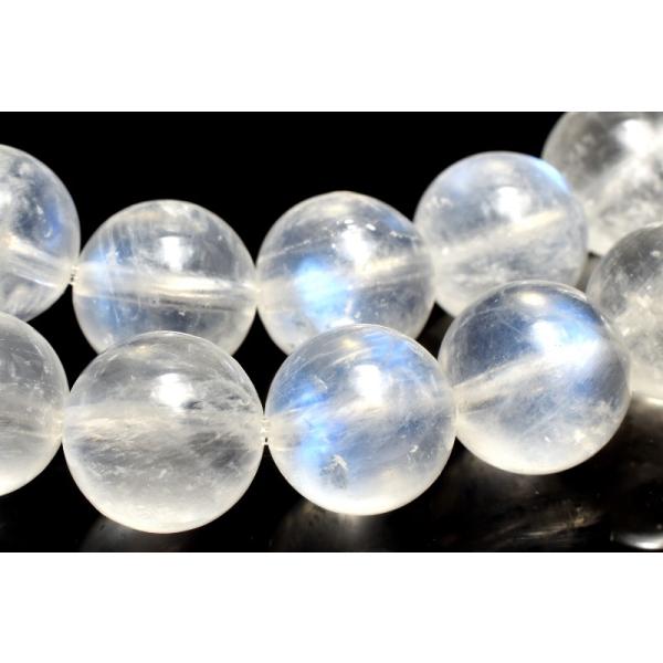 【材質】スリランカ産 ブルームーンストーン 産地：スリランカ【サイズ】約9mm（±0.5mm）【腕周り】約16cm(伸縮性有り)【重さ】約23g【特徴・意味】ふんわりと柔らかいブルーのシラーがなんとも落ち着いた優しい印象です。珠自体に透明感...
