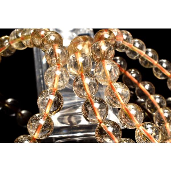 【材質】ルチルクォーツ 7.5mm 産地：ブラジル【サイズ】約7.5mm(±0.5mm)【腕周り】約16cm(伸縮性あり)【重さ】約16g【特徴・意味】水晶の透明度も抜群で繊細針がきらびやかに内包されていてこの価格はお買い得です。バランスも...