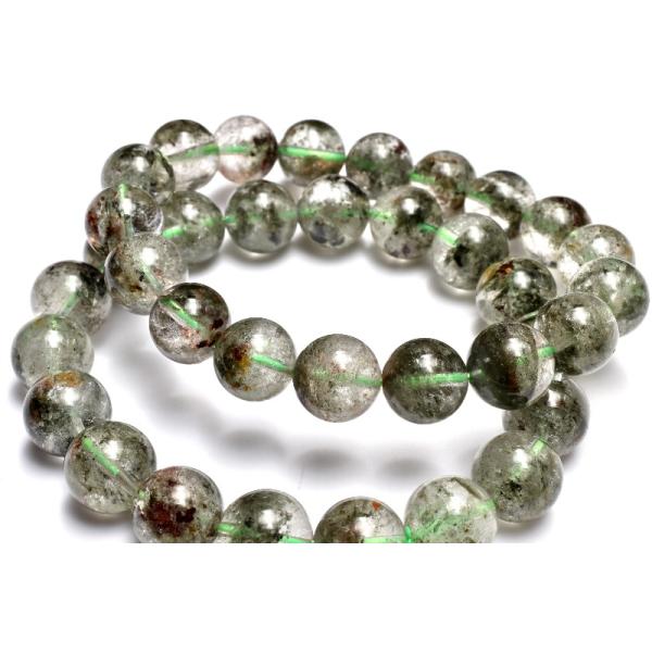 【材質】グリーンガーデンクォーツ 7.5mm 産地：ブラジル【サイズ】約7.5mm(±0.5mm)【腕周り】約15.5cm(伸縮性あり)【重さ】約16g【特徴・意味】透明感の高い水晶の中に、見応えあるグリーンカラーの内包物が入ったガーデンク...