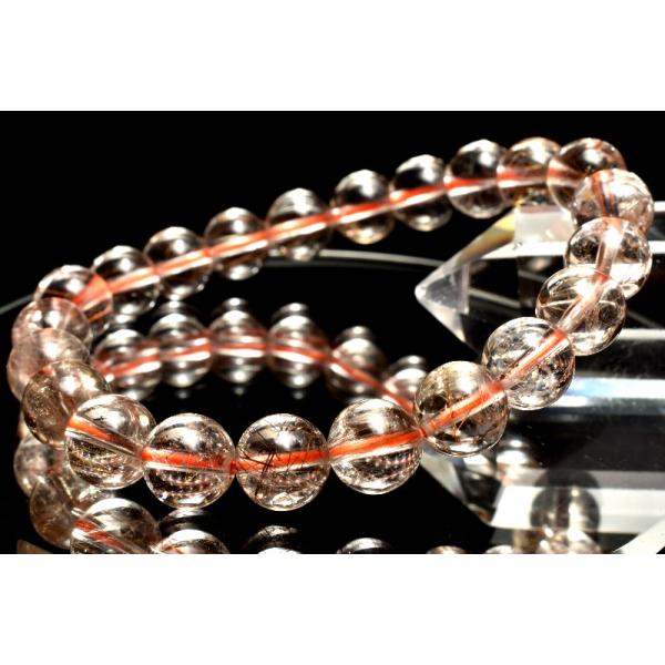 【材質】ブロンズルチルクォーツ 8.5mm 産地：ブラジル【サイズ】約8.5mm(±0.5mm)【腕周り】約15.5cm(伸縮性あり)【重さ】約20g【特徴・意味】落ち葉や木の枝のようなカラーで肌なじみが良いです。光に当てるとルチル特有の輝...