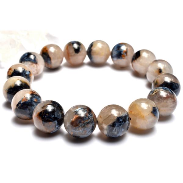 【材質】ピーターサイトシリカ 13mm 産地：ナミビア共和国【サイズ】約13mm(±0.5mm)【腕周り】約16.5cm(伸縮性あり)【重さ】約49g【特徴・意味】人気の鮮やかなブルーカラーと幻想的なシャトヤンシーがとても美しいです。シリカ...