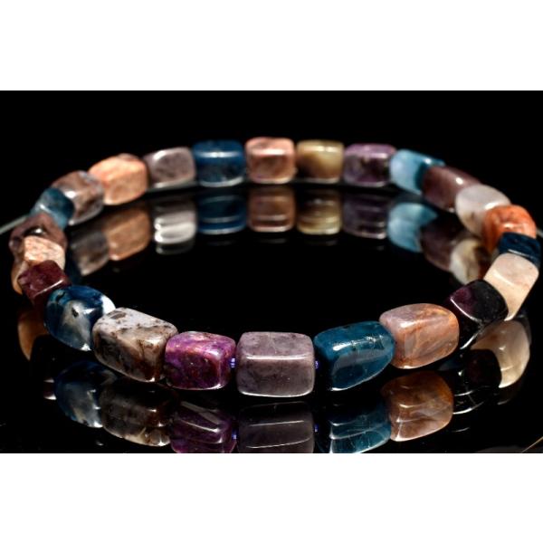 【材質】スギライト(杉石) 7-9x5.5-6mm 産地：南アフリカ【サイズ】約7-9x5.5-6mm(±0.5mm)【腕周り】約17cm(伸縮性あり)【重さ】約14g【特徴・意味】希少なブルーやピンクなどのカラーも含まれたマルチタイプのス...