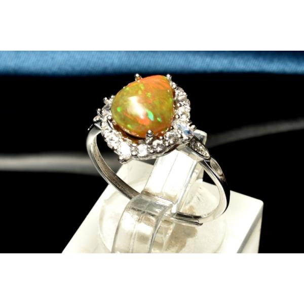 【材質】プレシャスオパール 9x8mm 産地：エチオピア【サイズ】約9x8mm【重さ】約2g【特徴・意味】カラフルで愛らしいお色味に上品さも持ち合わせています。小粒で控えめながらもオパールの良さは全面に打ち出しているスペシャル品です。金属部...