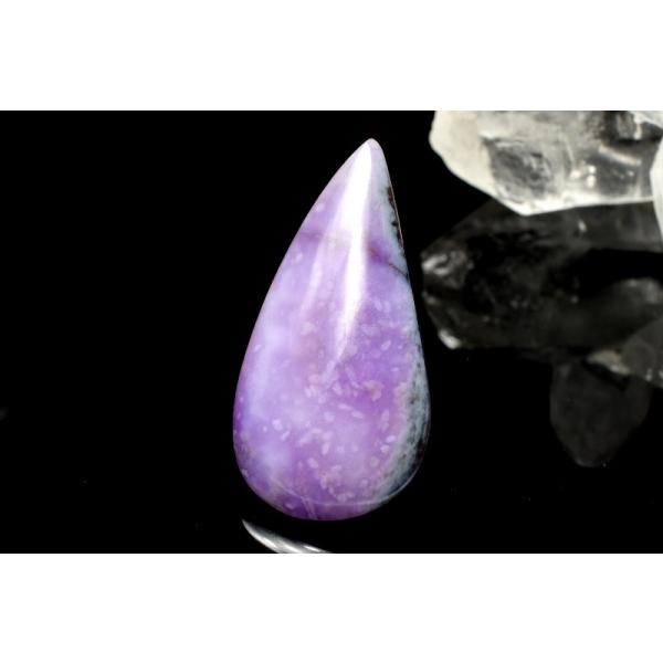 【材質】スギライト(杉石) 24x12mm 産地：南アフリカ【サイズ】約24x12mm【重さ】約1.3g【特徴・意味】紫の発色がとても素晴らしい、高品質なタイプが入荷致しました。小粒でもこの発色は目を惹きます。黒っぽい色や、色んなカラーが混...