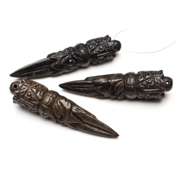 【材質】鉄隕石 55-60x12-15mm【サイズ】約55-60x12-15mm【腕周り】約 cm(伸縮性有り)【重さ】約16-20g【特徴・意味】お守りにおすすめです！太陽系形成後にできた天体が衝突などで破壊され，その核の部分（単体 の鉄...