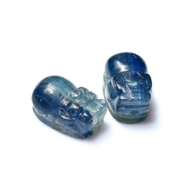 【材質】カイヤナイト 15-17x8-10mm 産地：ブラジル【サイズ】約15-17x8-10mm【重さ】約3-4g【特徴・意味】氷のように縦方向にシュッと伸びた繊維状結晶が美しいです。一定の方向に入った結晶が何重にも重なった層のように見え...