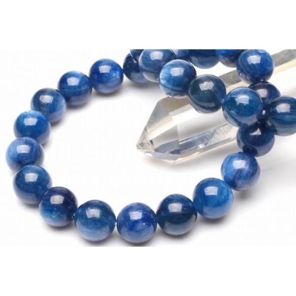 【材質】カイヤナイト 10mm　産地：ブラジル【サイズ】約10mm（±0.5mm）【腕周り】約16cm(伸縮性有り)【重さ】約38g【特徴・意味】カイヤナイトは和名を藍晶石（らんしょうせき）と言います。カイヤナイトの中でも鮮やかで発色が良く...