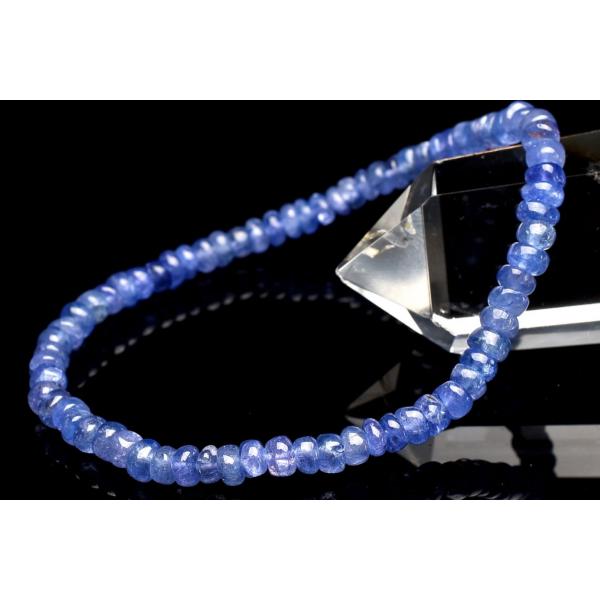 【材質】タンザナイト 2-3x4mm 産地：タンザニア【サイズ】約2-3x4mm(±0.5mm)【腕周り】約16cm(伸縮性あり)【重さ】約7g【特徴・意味】透け感の有るタンザナイトらしい美しいタイプが入荷致しました。高発色で素晴らしく、パ...
