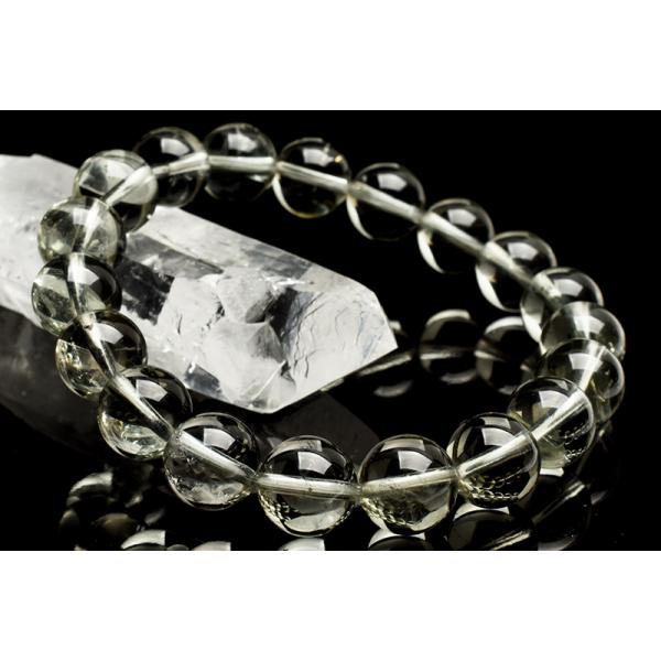 【材質】グリーンアメジスト 10mm 産地：ブラジル【サイズ】約10mm(±0.5mm)【腕周り】約15.5cm(伸縮性あり)【重さ】約28g【特徴・意味】クリア感が抜群の淡いグリーンカラーのアメジストです。不純物もクラックもない非常に高品...