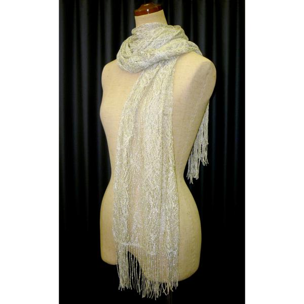 「商品名」新品未使用　matelasse durer　ゴールドラメ　大判レースストール「参考定価」4,200円（＋税）「サイズ（約）」平置採寸　50×190cm「色」シャンパンゴールド系（※画像を参考に。）「素材」ポリエステル＋ポリウレタン...