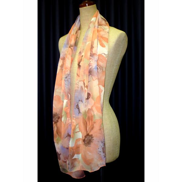 「商品名」新品未使用　matelasse durer　花柄　台形　ロングスカーフ　サーモンピンク系「参考定価」3,000円（＋税）「サイズ（約）」平置採寸　160（120）×45cm「色」サーモンピンク系＋花柄（※画像を参考に。）「素材」ポ...