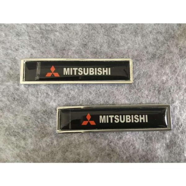 サイズ約：5.7CMx1.4CMx0.4CM材質：合金、PVC、両面テープ仕様金属製の立体ステッカーです。車の高級感を引き立たせます。シールの粘着力が強く、シルバーの輝きもバッチリです。両面テープで張り付ける商品は必ず取り付ける面の汚れ(ほ...