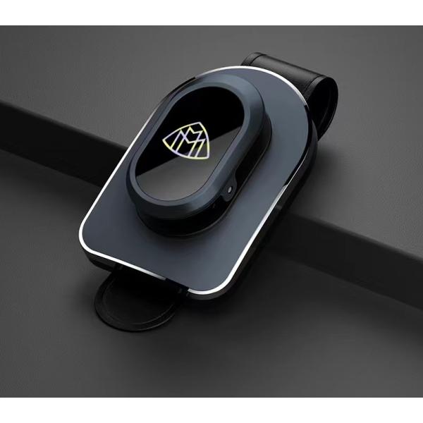 【商品仕様】サイズ：10*5CM 素材：合金、PUレザー【簡単操作】取り付けは非常に簡単で、車のサンバイザーに挟むだけで使用可能です。また、メガネクリップは軽量でコンパクトなデザインなので、車内のどこにでも簡単に収納できます。【車内眼鏡ホル...