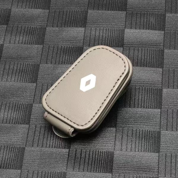 【サイズ】約4*5*7CM【取付簡単】 クリップタイプになっており、お車のサンバイザーに挟んで頂くだけで簡単に取り付けが可能です。【日常生活に広く使える 】車のサングラスホルダークリップには様々なメガネを収納できるだけでなく、チケットやカー...