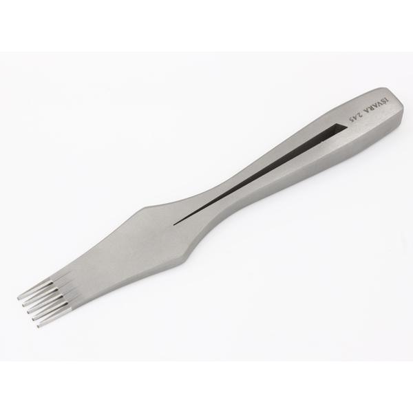 ■型番：C28320■販売価格：8800円（税込）　　/　　8000円（税抜）■商品名：【IZZZI】ヨーロッパ目打ち 6本歯 （旧名ISVARA）■サイズ：2.45mmピッチ■メール便について：メール便（220円）対応商品です。■発送予定...