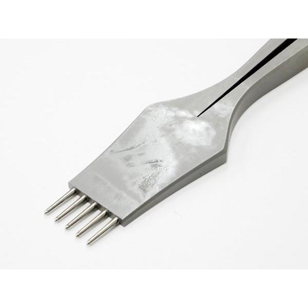 ■型番：C28563■販売価格：8800円（税込）　　/　　8000円（税抜）■商品名：【IZZZI】丸目打 5本歯（Round Pricking Irons）■サイズ：5.0mmピッチ■メール便について：メール便（220円）対応商品です。...