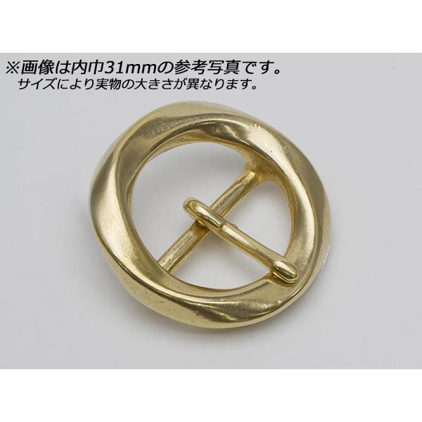 ■型番：EG1753■商品名：ツイストリングバックル PB30■色：真鍮無垢■サイズ：内巾25mm■内容：1ヶ/50ヶ■メール便について：メール便（220円）対応商品です。■発送予定目安：4日以内（日祝日は除く）※50ヶ入りは受発注品のため...