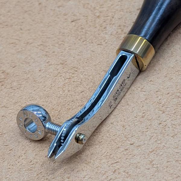 ■型番：PS470■商品名：【YorkShine】エッジクリーサー（ネジ捻）■種類：右利き用/左利き用■サイズ：0.4mm巾/1.2mm巾/1.5mm巾■メール便について：この商品はメール便には対応しておりません。■発送予定目安：4日以内（...