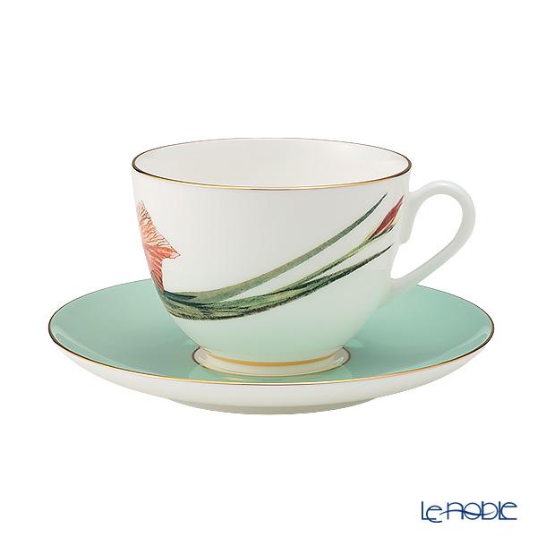 伝統とモダンが融合し、繊細で可憐なアイリスが描かれた逸品。 インペリアル・ポーセリン Imperial Porcelain Manufactory ロシア カップ＆ソーサー