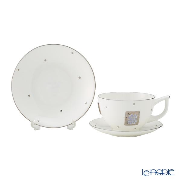 水をテーマにデザインされた宝石のようなメダリオンモチーフが施された、唯一無二のテーブルウェア。 JIESIA リトアニア セット商品