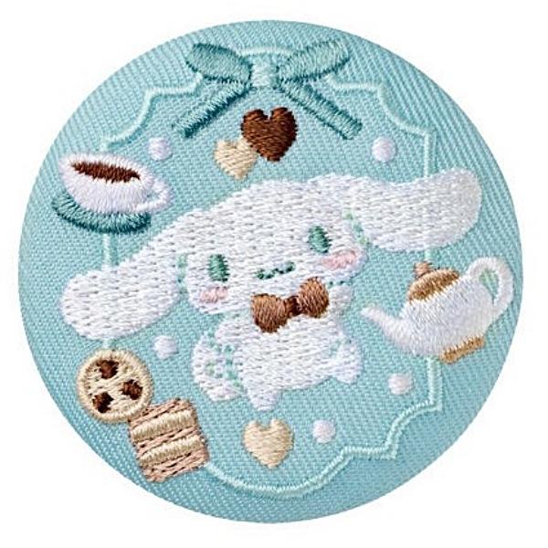 (C)2025 SANRIO CO., LTD. APPROVAL NO. L654670 カプセル商品についてはカプセル・ブックレットが付かない場合があります。食玩についてはお菓子、外箱は付いておらず玩具のみの販売となります。