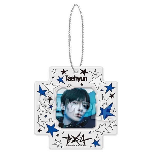 (C)BIGHIT MUSIC ＆ HYBE. All Rights Reserved. カプセル商品についてはカプセル・ブックレットが付かない場合があります。食玩についてはお菓子、外箱は付いておらず玩具のみの販売となります。