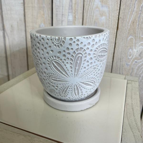 ■タグ植木鉢 フラワーポット セメント鉢 ガーデニング用品 園芸雑貨 おしゃれ鉢 アンティーク風 ホワイトポット 室内ガーデン 多肉植物用 観葉植物鉢 手作り風デザイン 花柄ポット エンボス加工 インテリア雑貨 テーブルグリーン 小型鉢 受...