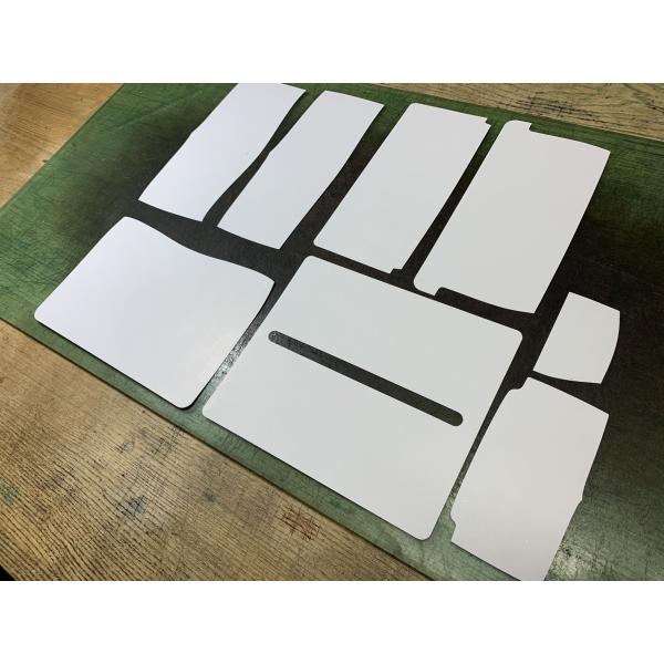 ＊画像中の革製品はイメージです。販売商品は型紙になります。ご購入いただく際の絶対条件は【そこそこの経験者】向けだという事です。紙しかありませんのでご了承ください。【著作権は放棄していませんので、この型紙を使い製作したモノやアレンジしたモノの...