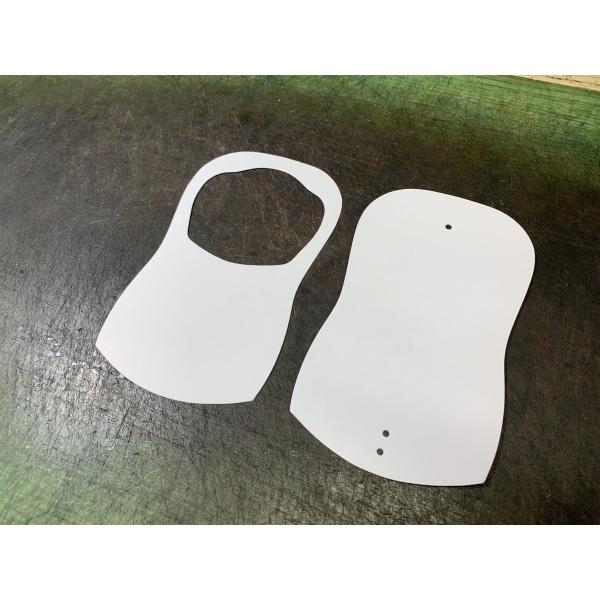 ＊画像中の革製品はイメージです。販売商品は型紙になります。ご購入いただく際の絶対条件は【そこそこの経験者】向けだという事です。紙しかありませんのでご了承ください。【著作権は放棄していませんので、この型紙を使い製作したモノやアレンジしたモノの...