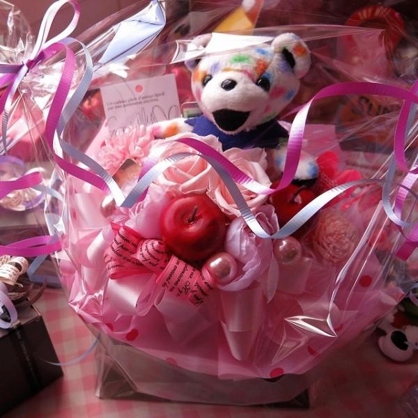 結婚祝い　カラフルくまちゃん入り　フラワーギフト  プリザーブドフラワー入り　可愛いお花&amp;仲良しウェディングベアーでラブリー&amp;キュートなプレゼント♪　結婚祝い・ウェディング記念日のプレゼントにピッタリ！おすすめのフラワーギフ...