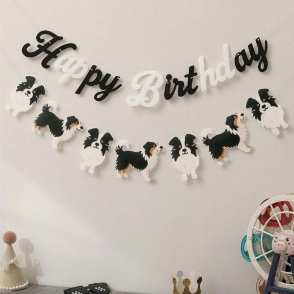 犬のバースデーガーランドの紹介・お誕生日やパーティーの飾り付け、写真撮影の背景などにもピッタリのバースデーガーランド・厚紙でできているので繰り返し使っていただけます。・お好きなリボンの長さに調整してお使いください・わんちゃん柄が珍しく、一気...