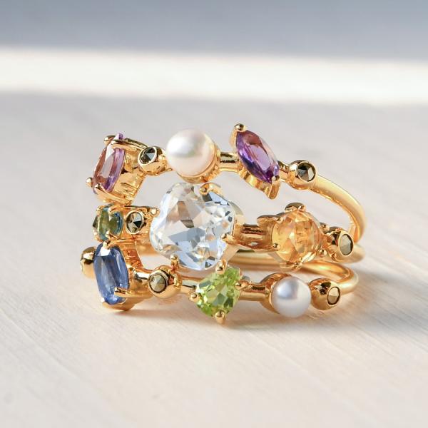 FATRAS(ファトラ)とはフランス語で“雑然とした集積・堆積”という意味。碌山のハウスブランドの一つで、小さなカットストーンをちりばめたbijoux de curiosites（ビジュゥ ド キュリオジテ）＝好奇心のジュエリーが集まってい...