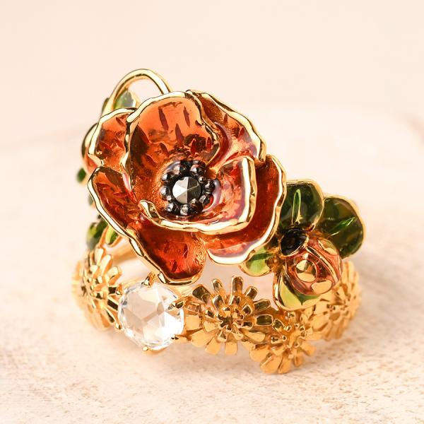 FATRAS(ファトラ)とはフランス語で“雑然とした集積・堆積”という意味。小さなカットストーンをちりばめたbijoux de curiosites（ビジュゥ ド キュリオジテ）＝好奇心のジュエリーが集まっています。それぞれのモチーフには、...