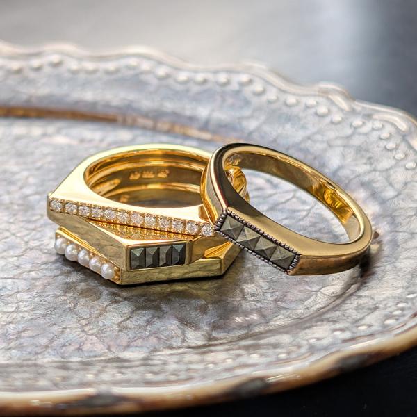 FATRAS(ファトラ)とはフランス語で“雑然とした集積・堆積”という意味。碌山のハウスブランドの一つで、小さなカットストーンをちりばめたbijoux de curiosit〓s（ビジュゥ ド キュリオジテ）＝好奇心のジュエリーが集まってい...