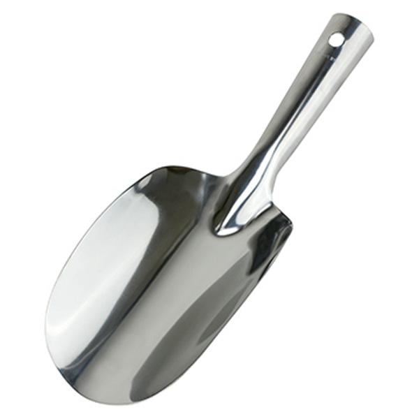 スイングの影響でできたディボット（球跡の痕跡）を修復し、コースを美しく保つために必要不可欠なアイテムです。