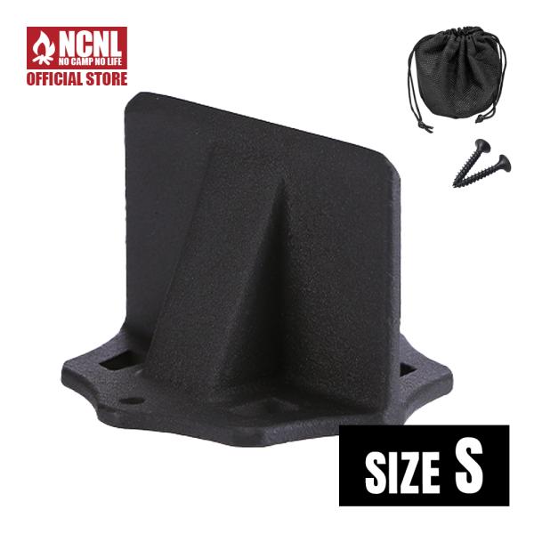 【商品詳細】サイズ(約)：50×70mm重量(約)：323g材質：鋳鉄【セット内容】本体、固定用ネジ*2、収納袋【商品説明】手のひらサイズでコンパクトな薪割り機。使い方は簡単。地面に薪割台を置き、その上に薪を載せてハンマーで上から叩くだけ。...