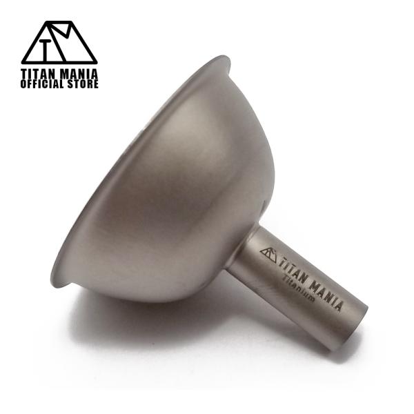 【商品詳細】サイズ(約)：37×40mm重量(約)：6g材質：チタン【セット内容】本体、収納袋商品説明】超軽量＆頑丈！チタン製じょうご。マットな質感で手触りも良く、実用性を追求したシンプルでスタイリッシュなデザイン。軽量でコンパクトなサイズ...