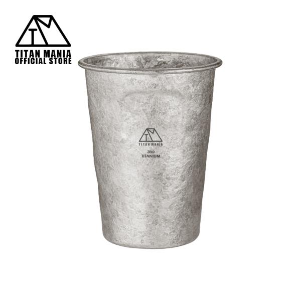 【商品詳細】サイズ(約)：109×86mm容量(約)：380ml重量(約)：71g材質：チタン【セット内容】本体、収納袋【商品説明】軽量で頑丈、サビにも強いチタン製。飲み物や氷を入れやすく洗いやすい広口タイプの飲み口。口当たりの良いチタンカ...