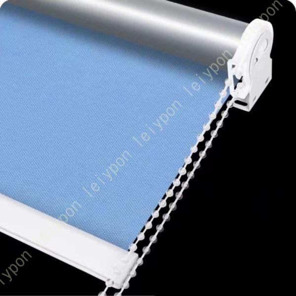 【発売日：2025年06月24日】【特徴】【遮光性】日光を遮断する機能性抜群の遮光率50％ロールスクリーン。【商品仕様】材質：ポリエステル。カラー：ベージュ、ブルー、イエロー、グレーブラインドやカーテンに比べ、目立ちにくく重圧感がなくコンパ...