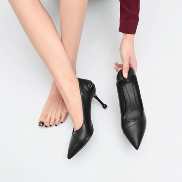 【発売日：2022年06月22日】○美脚を叶えるシンプルパンプスはコーデを選ばない優秀アイテム。シンプルなデザインだから、どんなスタイルにもマッチする。○シルエットは上品で美しいデザイン。美女感・女子力UP間違いなし！○ピンヒールを代表とす...