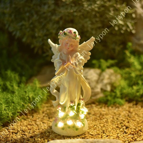 【発売日：2025年02月06日】ガーデン 置物【商品仕様】●材質：樹脂●電源：ソーラー式●特徴：太陽電池パネルは日中に課金され、夜間に自動的に点灯します。●防水レベル:防雨/防雪あらゆる厳しい天候でも耐えます(本製品を水に浸さないでくださ...