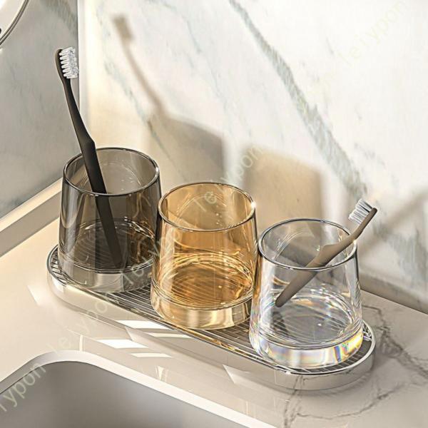 【発売日：2025年04月28日】商品の説明◆材質：PVC、ステンレス、ガラス素材◆カラー：写真通り◆製品：A=7*8.5cm、B=19*9.5*1.5cm（歯磨きコップ×2）、C=28*9.5*1.5cm（歯磨きコップ×3）。空気の柱で包...